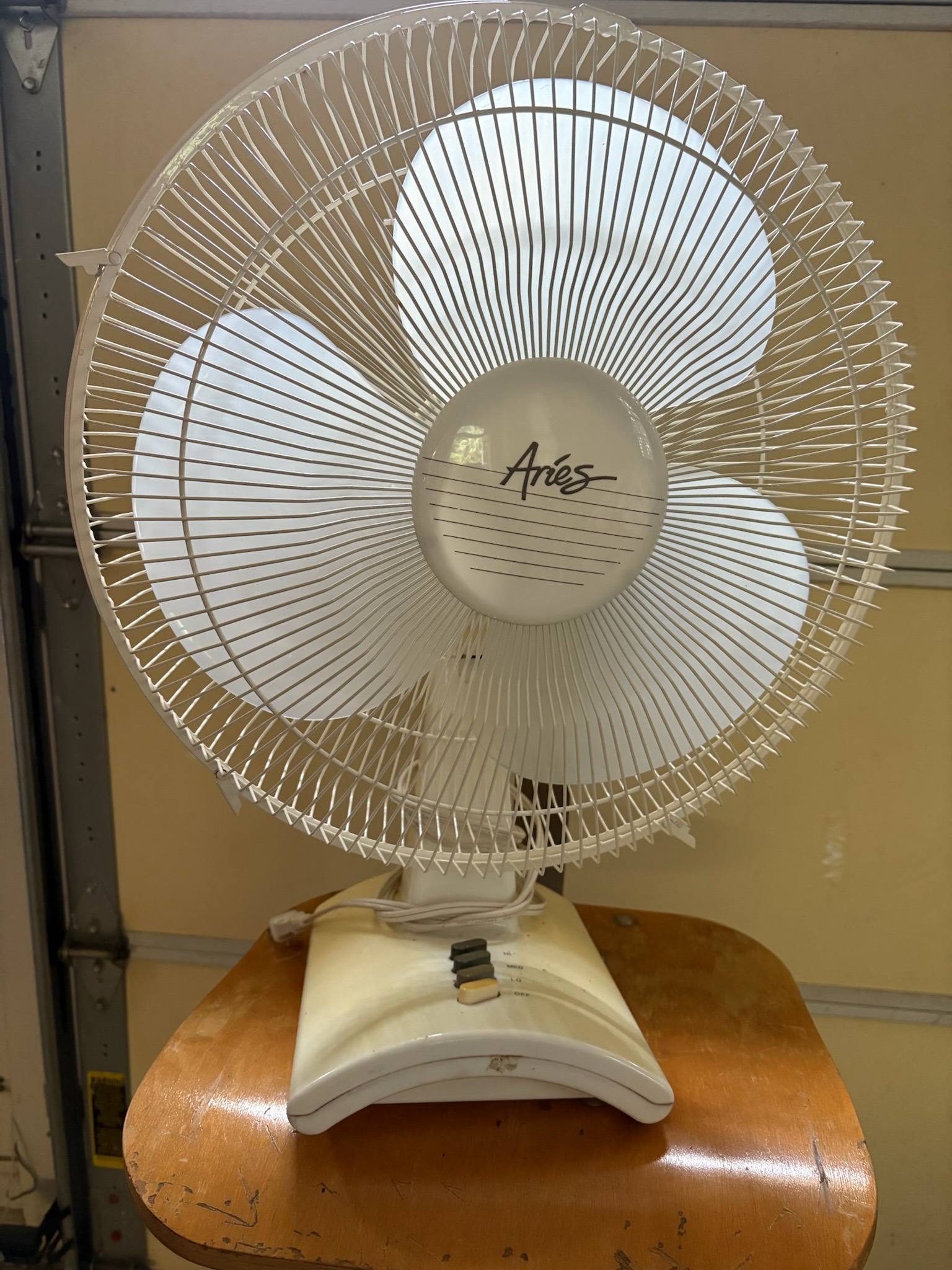 ALOHA BREEZE TABLE FAN - The Carolina Trader